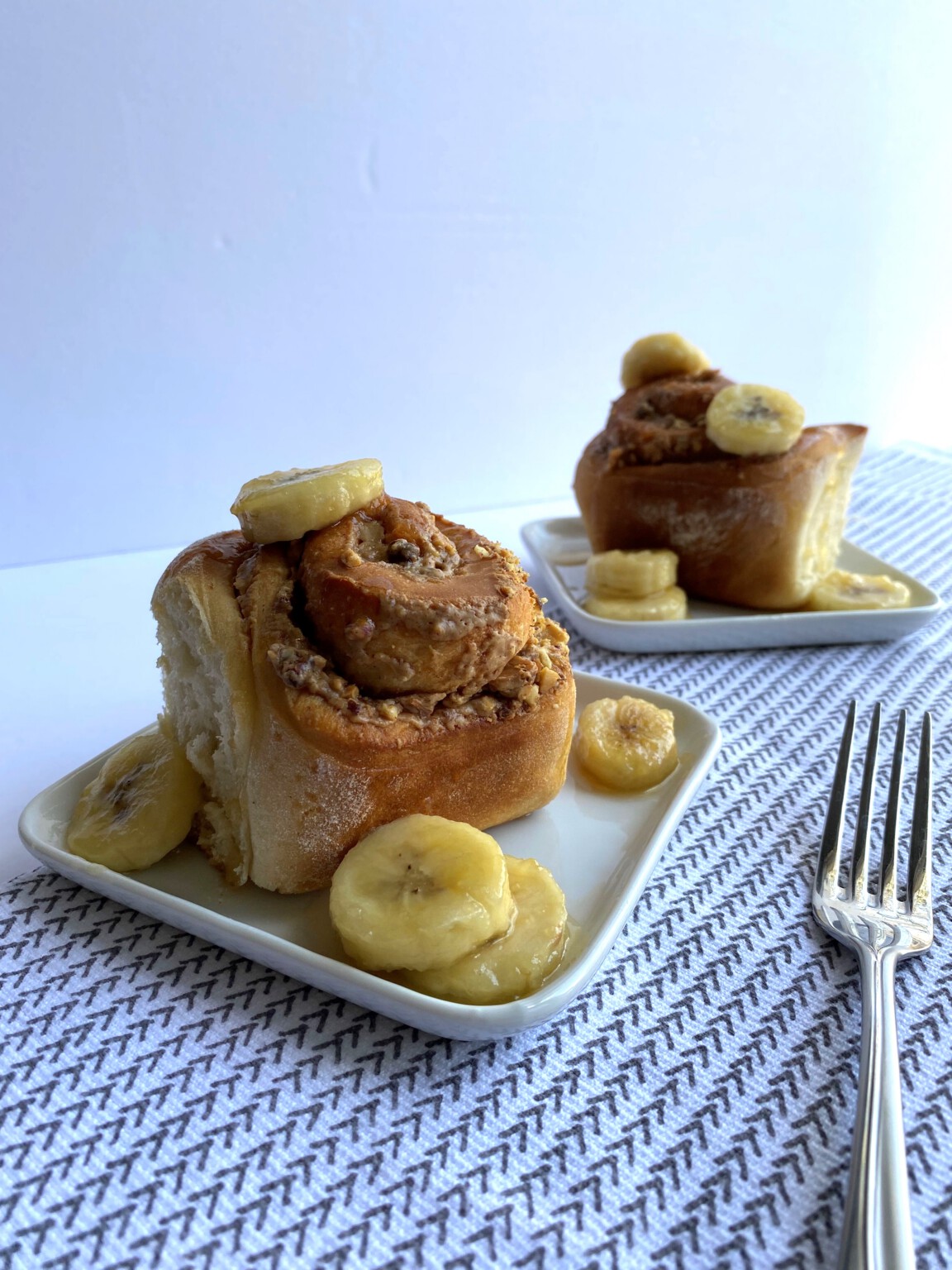 Peanut Roll with Caramelized Bananas - SmellaQue
